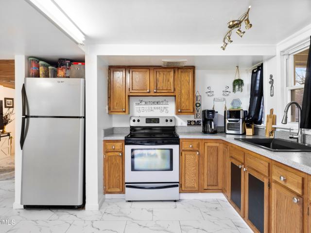 79 Starr Avenue