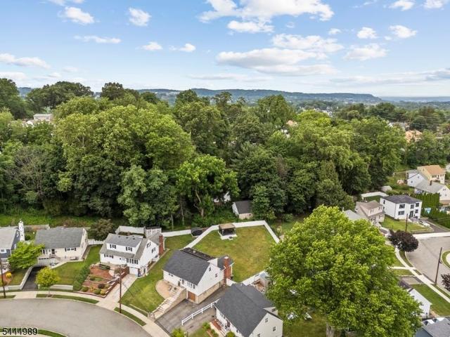 79 Susan Ct