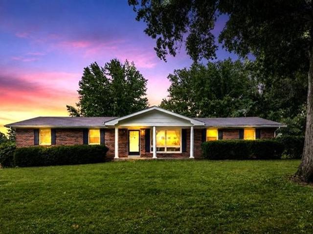 7 Myron Pl, Troy, MO 63379