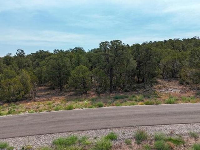 7 Magnify Ct, Tijeras, NM 87059