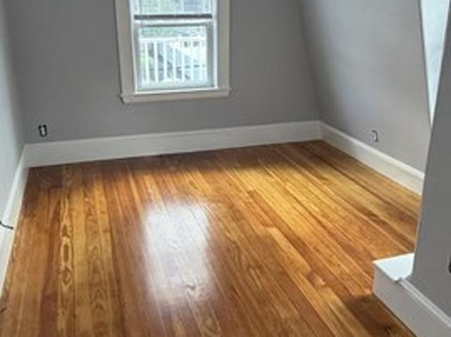 7 Malta St, Hull, MA 02045