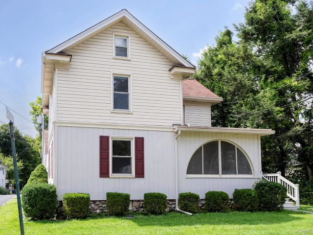7 Maple Avenue