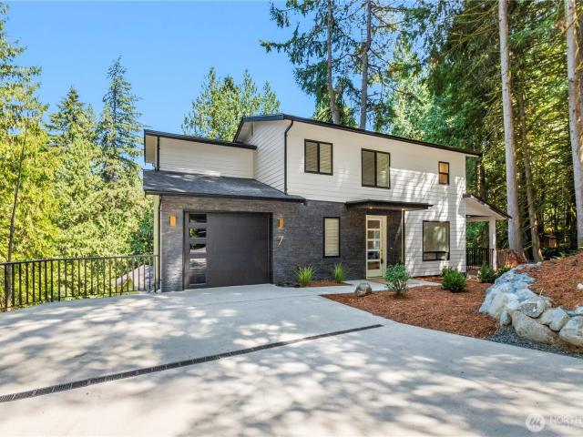 7 Maple Court