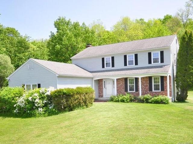 7 Maplewood Dr, New Milford, CT 06776