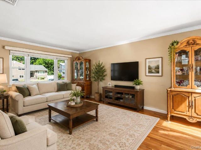 7 Margaret Drive