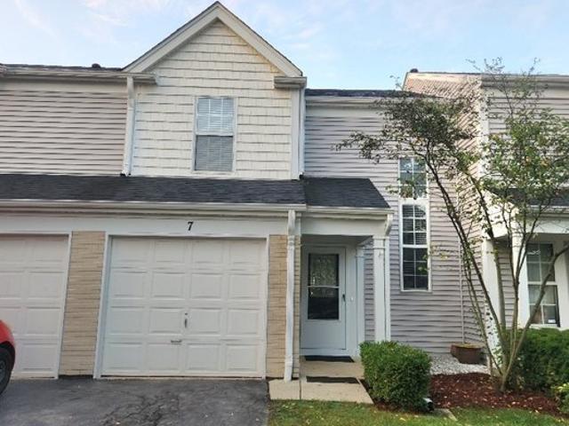 7 Marion Ln, Streamwood, IL 60107
