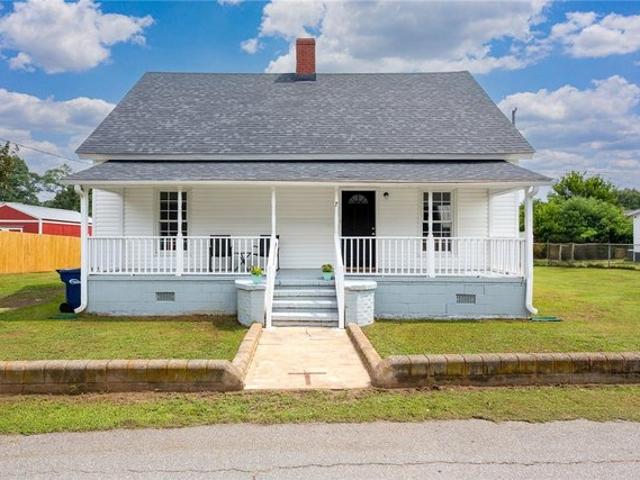 7 McCaughrin St, Pelzer, SC 29669