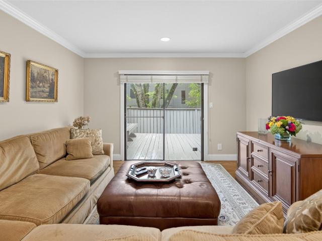 7 Meadowood Drive