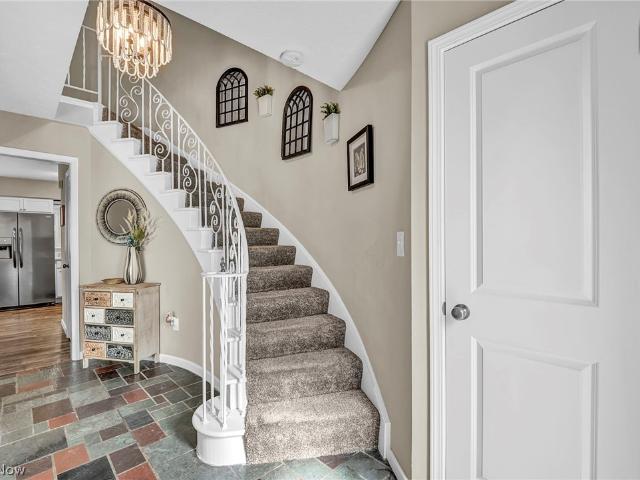7 Meadowlawn Drive 7/