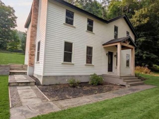 7 Mellenville Sq, Hudson, NY 12534