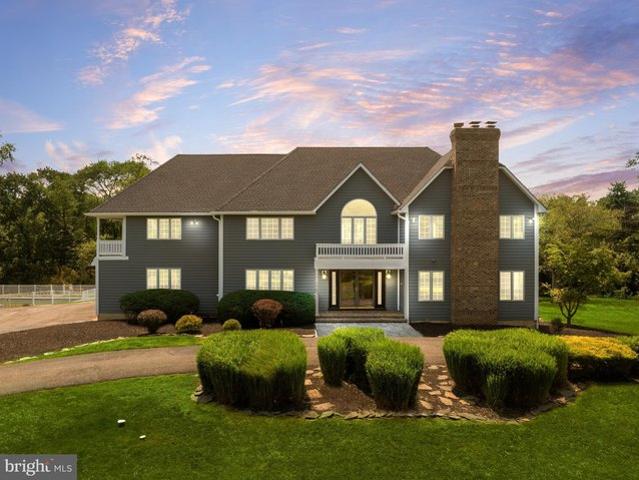 7 Michael Ct, Englishtown, NJ 07726