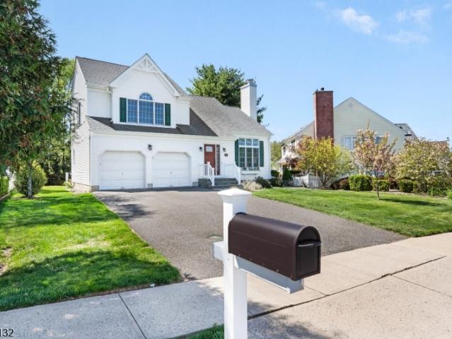 7 Mitchell Ln