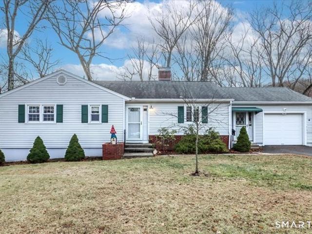 7 Mohawk Cir, Danbury, CT 06811