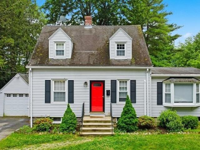 7 Monmouth Ave, Worcester, MA 01606