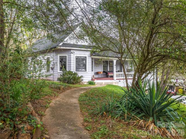 7 Montford Park Place