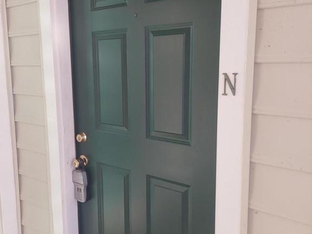 7 N