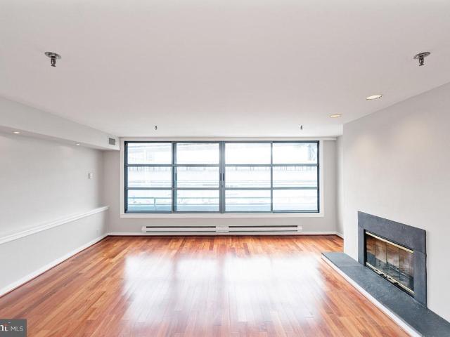 7 N Christopher Columbus Blvd, Unit 223, Philadelphia, PA 19106 | MLS #PAPH2614