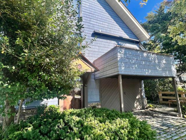 7 N Delavan Ave