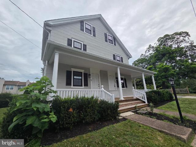 7 N Locust Avenue