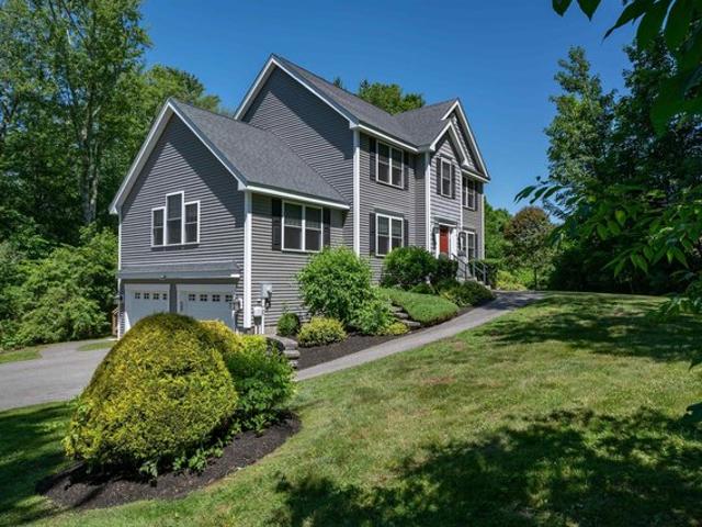 7 N Salem Rd, Hampstead, NH 03841
