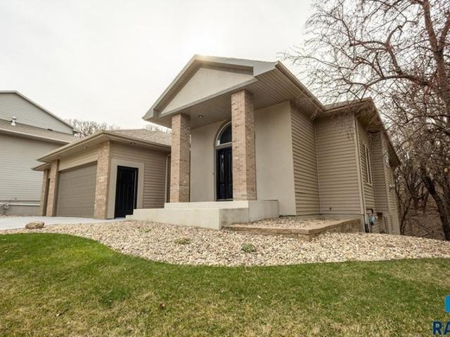 7 N Sun Valley Pl, Sioux Falls, SD 57110