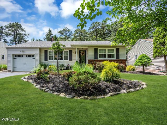 7 Nostrand Drive