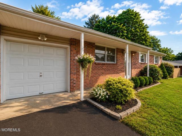 7 Norman Drive
