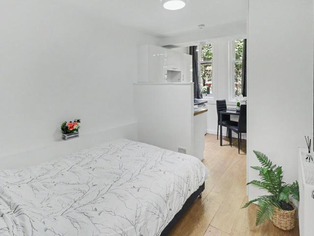 7 North, 43 45 Fitzjohns Avenue, London NW3, Studio to rent, £1,350 pcm | PrimeLocation