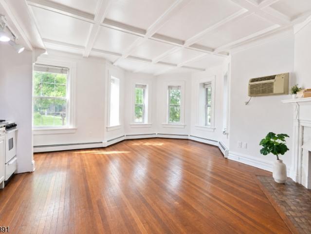 7 Norwood Ave # 1