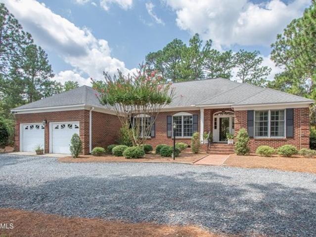 7 Overcup Ln, Pinehurst, NC 28374