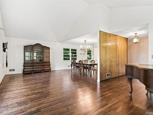 7 Overhill Road
