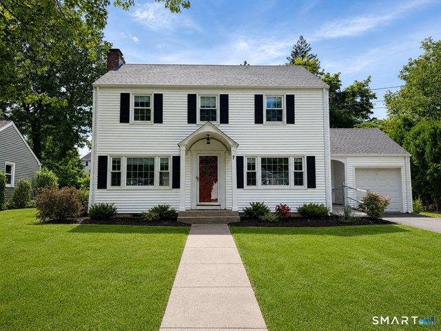 7 Owings Rd, West Hartford, CT 06107