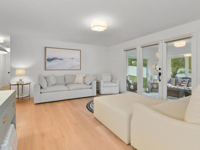 7 Oxford Dr, Cotuit, MA 02635 | MLS #22603