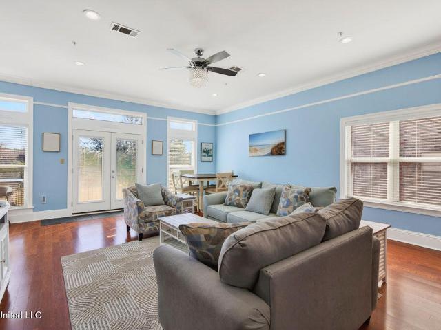 7 Oak Alley Lane