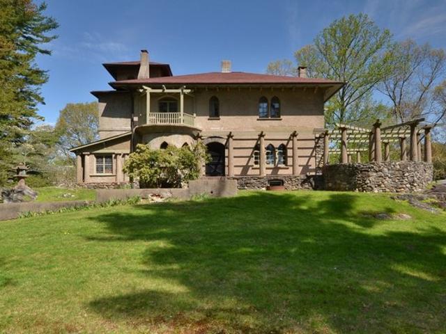 7 Old Depot Rd, Chester, CT 06412