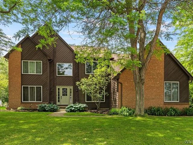 7 Opal Ct, East Amherst, NY 14051