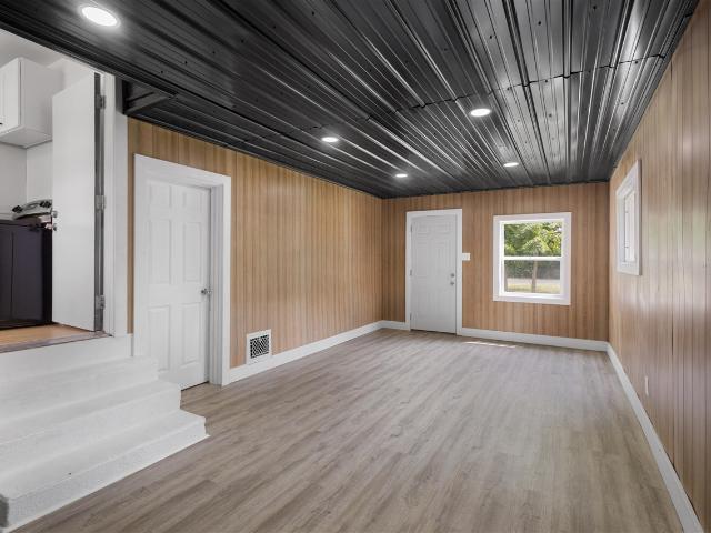 7 Avenue B