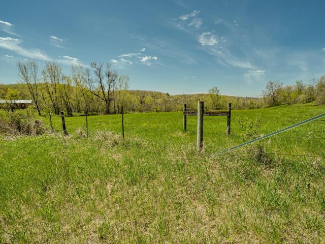 7 acres London Avenue