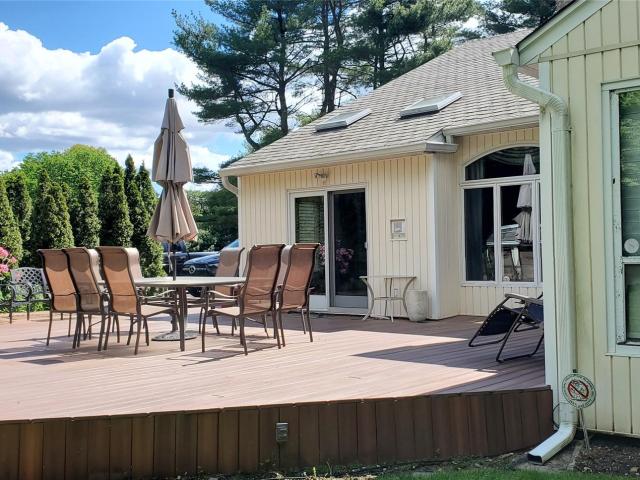 7 Albertson Lane
