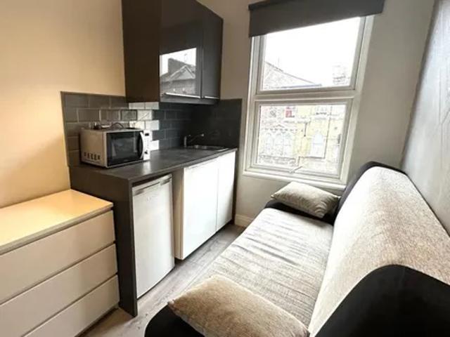 7 Alfred Road, London, W3 6LH, United Kingdom | Studio townhouse for rent #139543076 | Rentberry