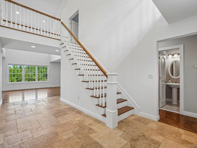7 Ann Place