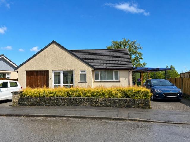 7 Applerigg, Kendal, LA9 6EA 3 bed detached bungalow to rent £1,395 pcm £322 pw
