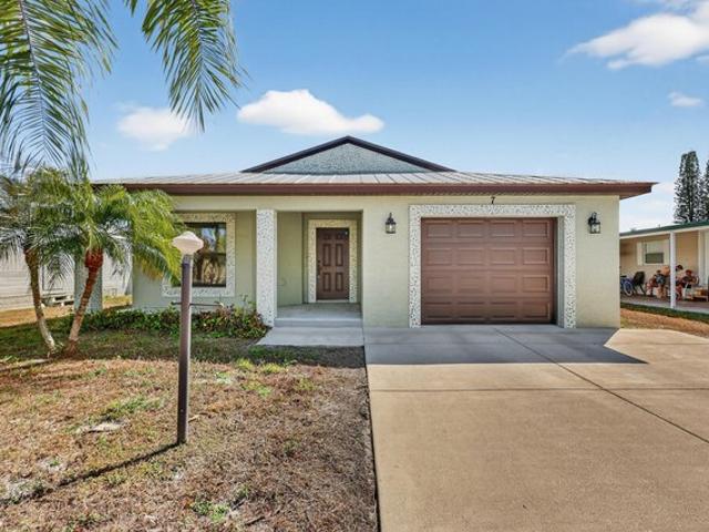 7 Aragon Ln, Port Saint Lucie, FL 34952