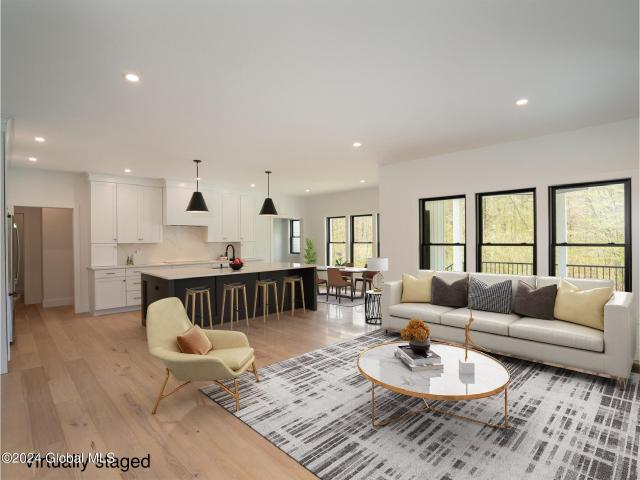 7 Arlington Circle