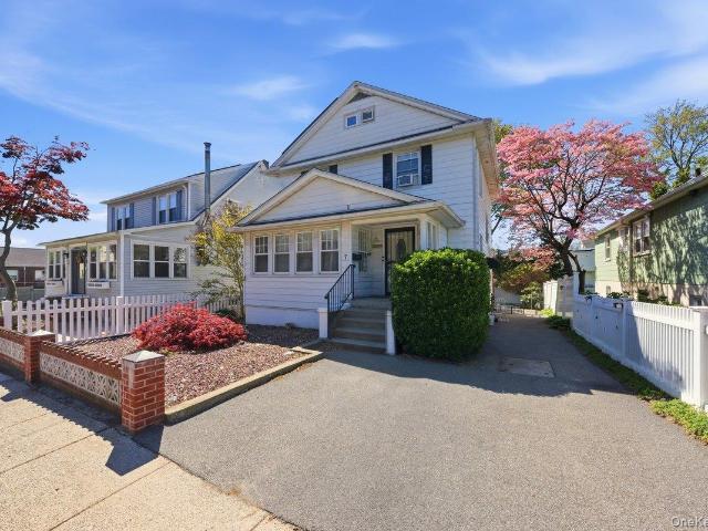 7 Byron Avenue