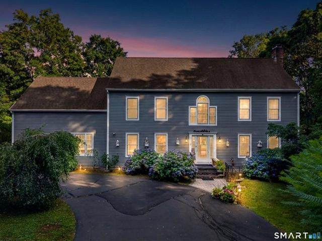 7 Bailey Dr, Guilford, CT 06437