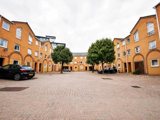 7 Bed Terraced House, Cyclops Mews, E14