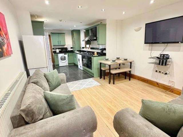 7 Bed Terraced House, Luton Road, B29