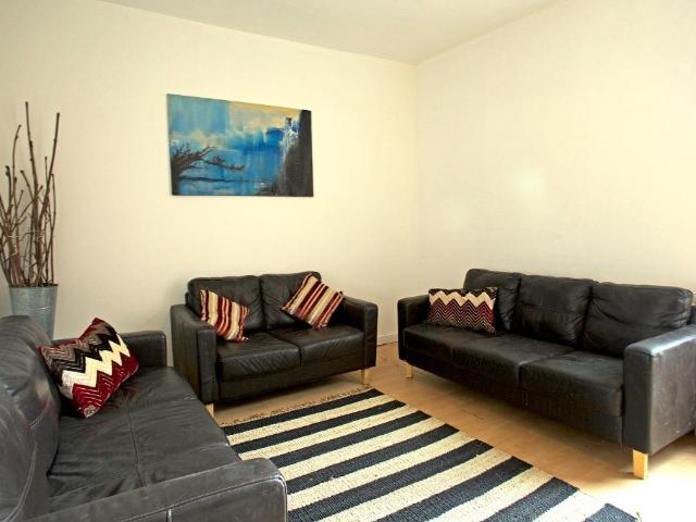 7 bed Wilmslow Road, Manchester M20 7 bed terraced house to rent £2,730 pcm £630 pw