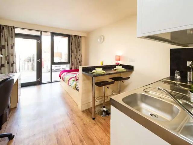 7 Bed Apartment